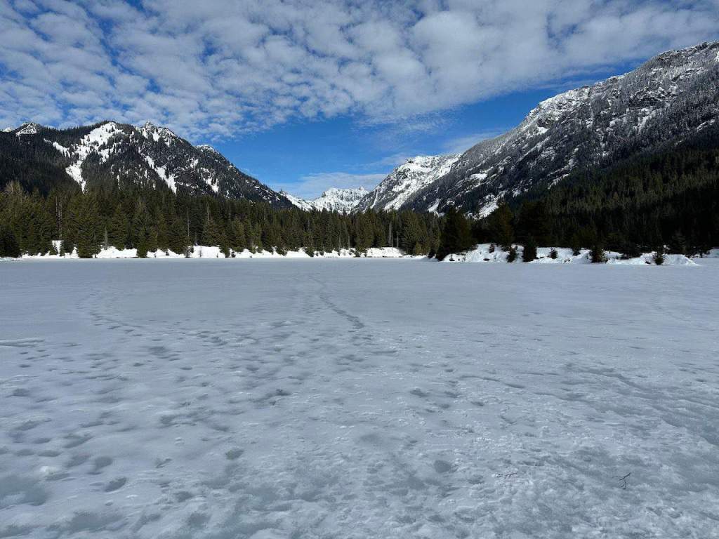 Gold Creek Pond Snowshoeing: A Friendly Beginner’s Guide